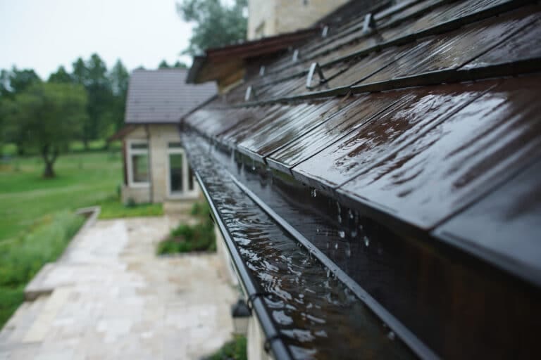 Gutter Overflow - 6 Different Causes and Easy Solutions
